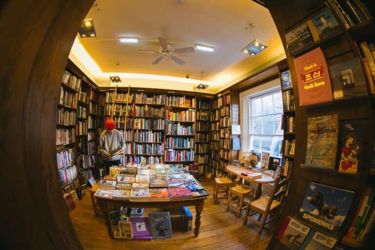 12 English Bookstores In Tokyo 2026 – Japan Truly