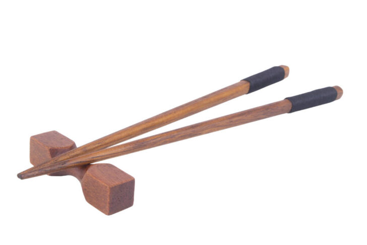 How To Use Chopsticks The Right Way? | Chopsticks Etiquette in Japan ...